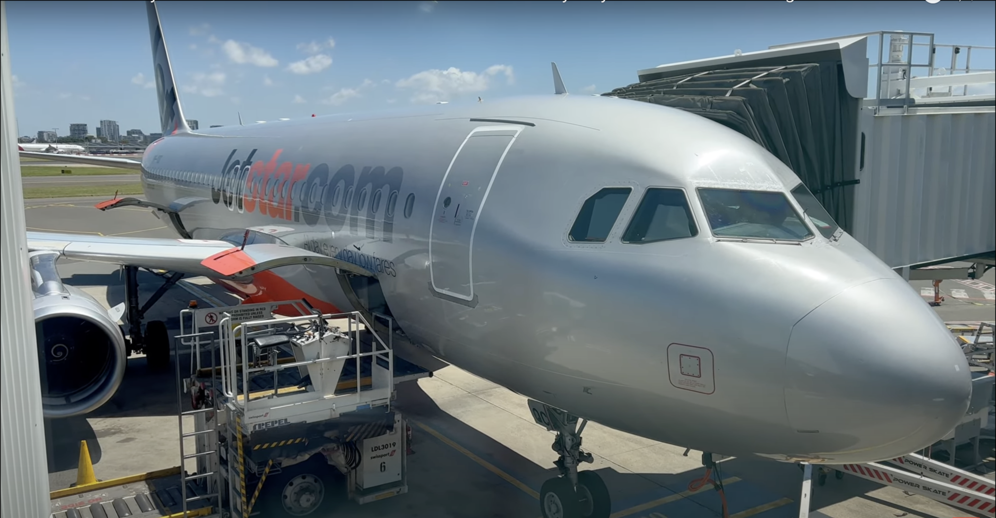Jetstar Sydney to Sunshine Coast Airbus A320 Flight Review ...